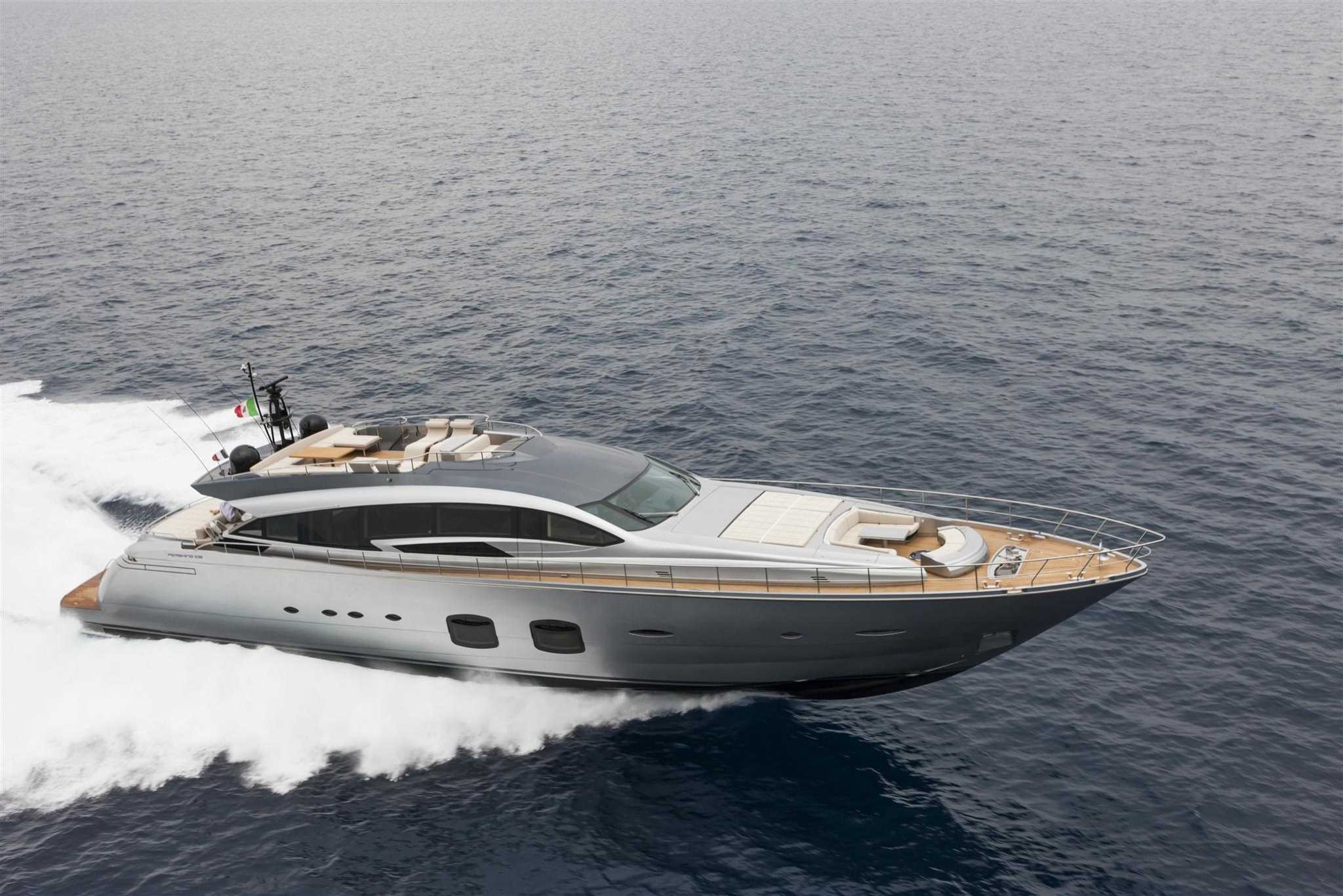 Longshot, but does anyone know what boat the silver one is? Seen in ...